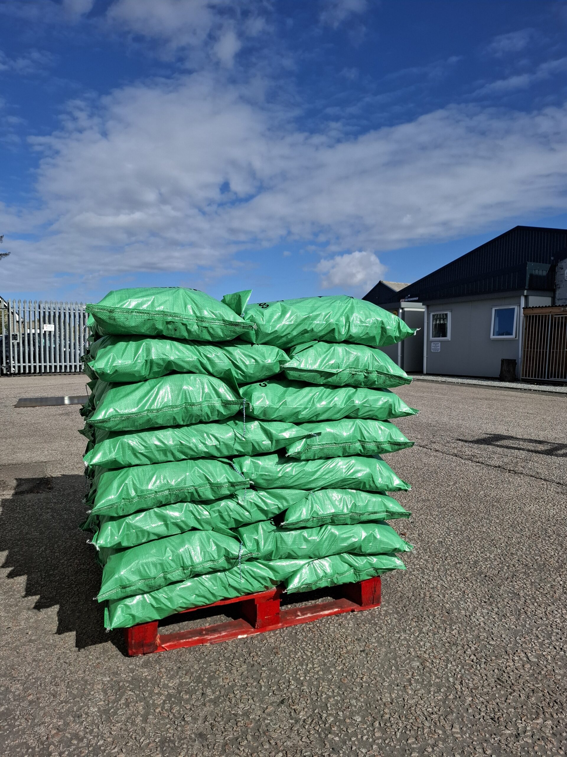 Cleanburn Premium Ovoids Full Tonne Pallet (1000kg) – Connon Brothers